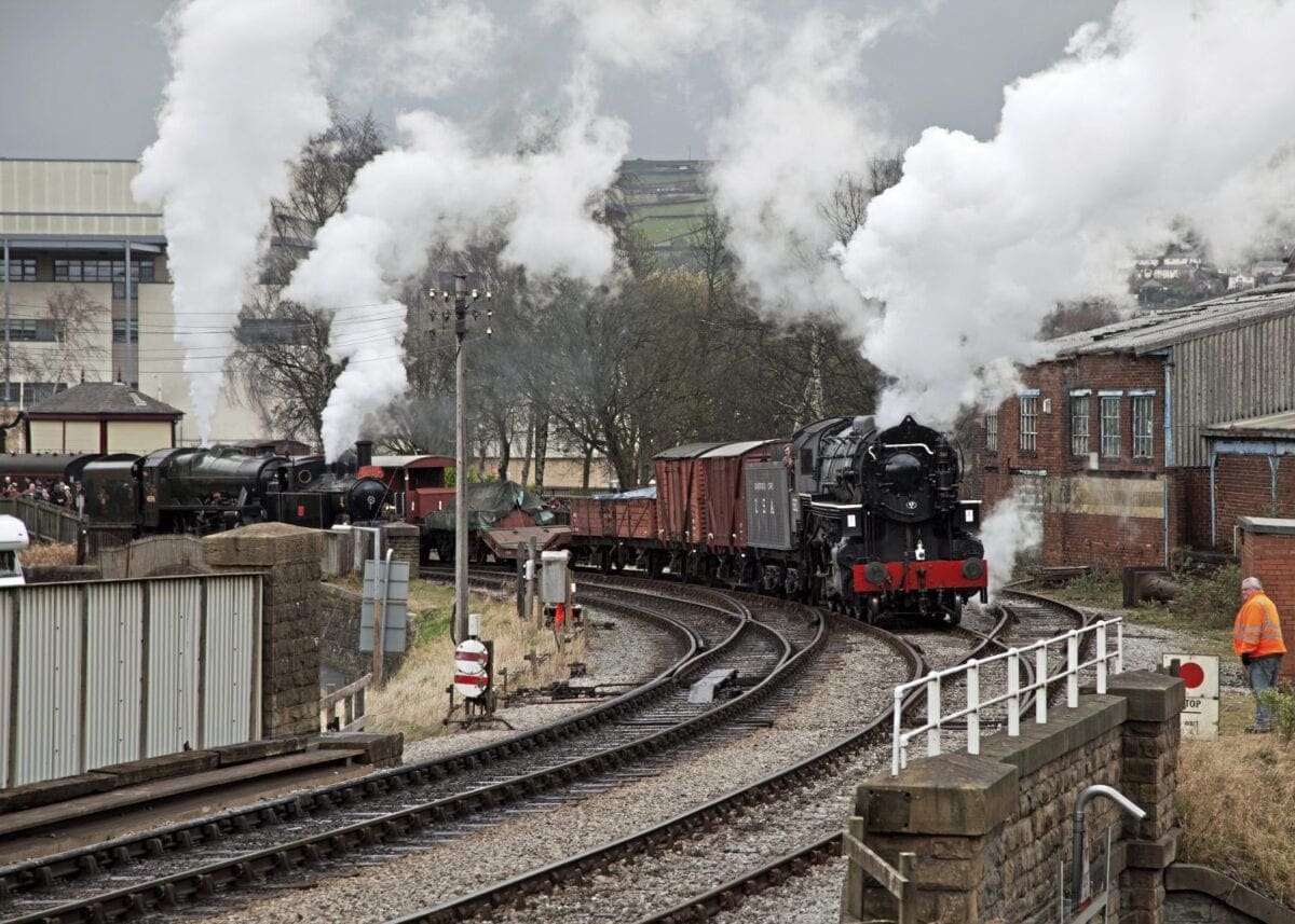 “Big Jim” No.5820 sets off | The Railway Hub